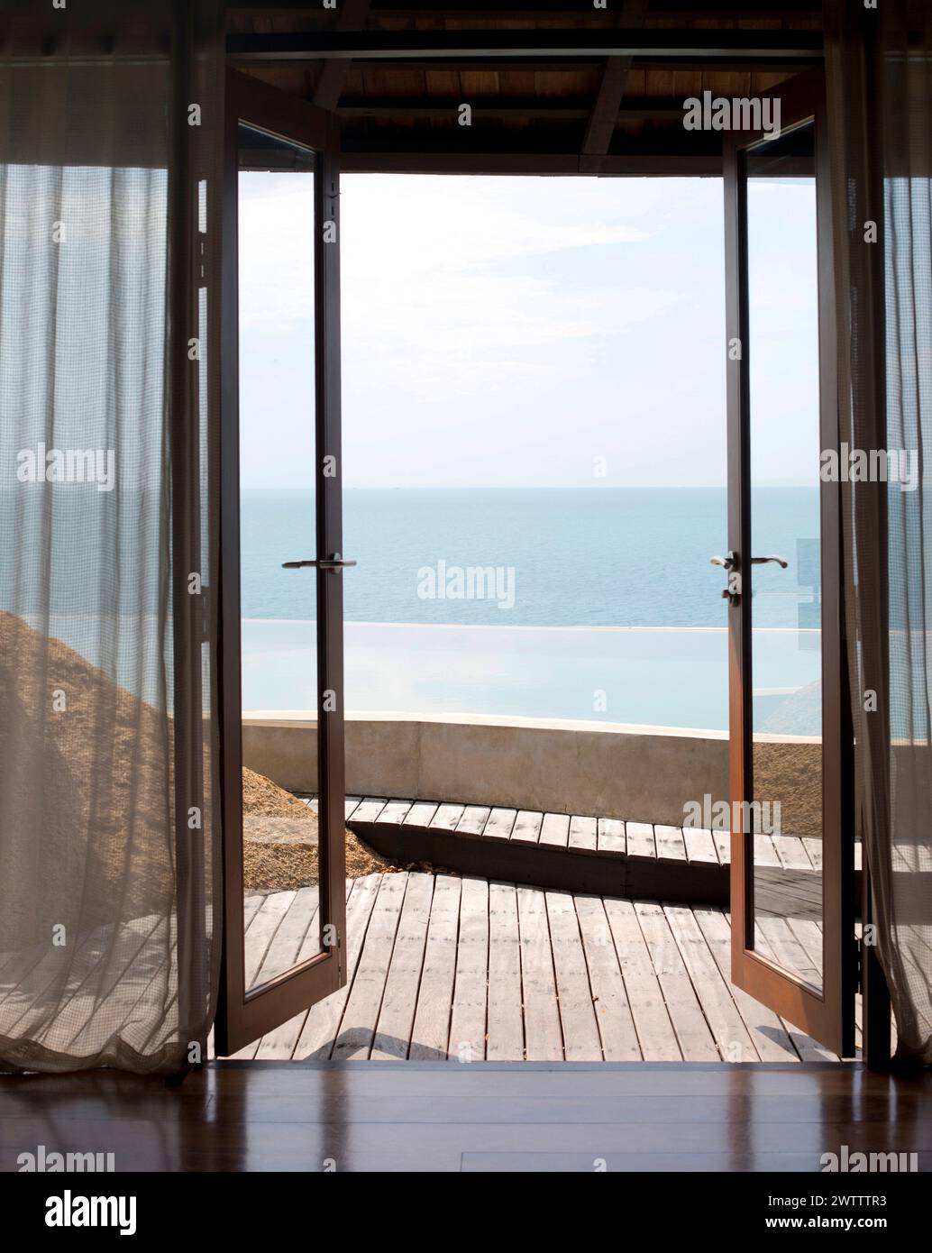 Day the open door hi-res stock photography and images - Alamy