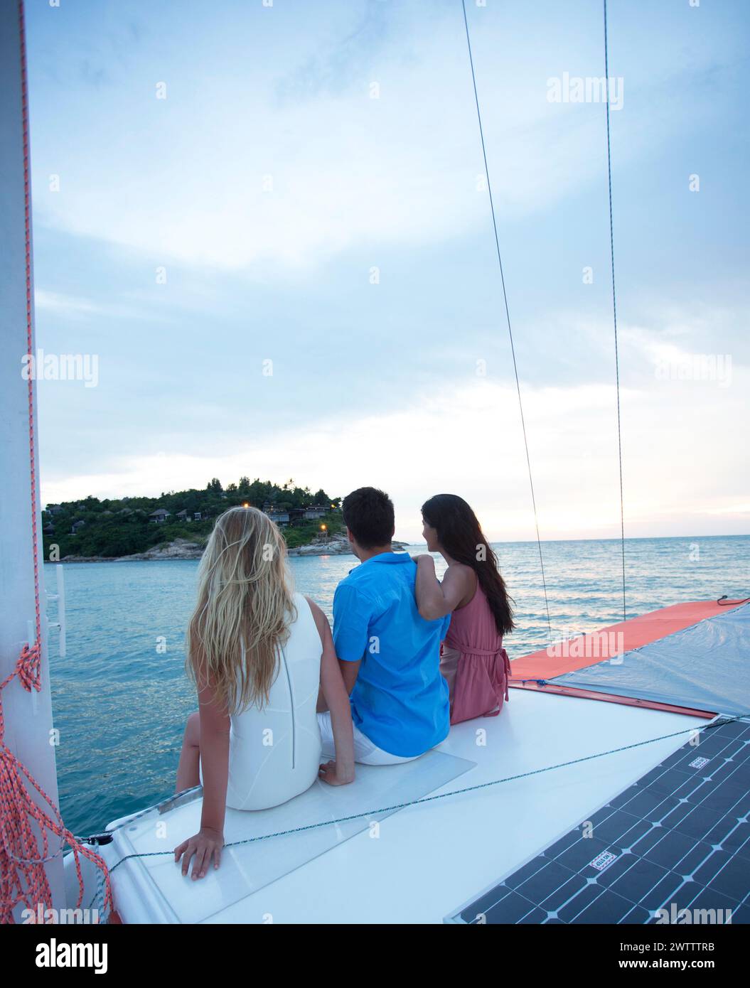 Friends sailing hi-res stock photography and images - Alamy