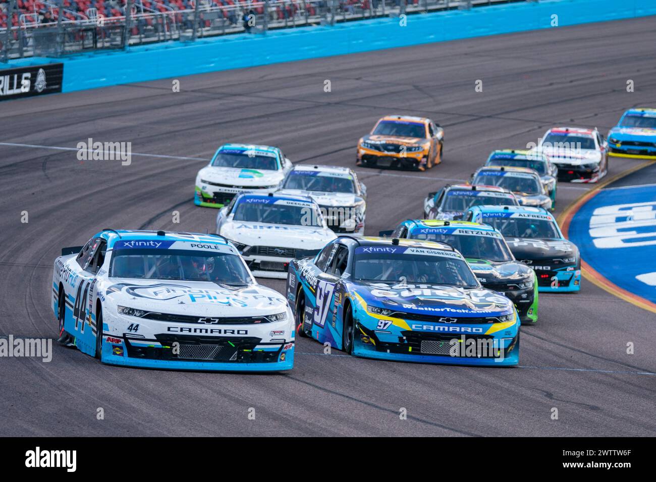 Shane van Gisbergen races for position for the Call811.com Every Dig ...