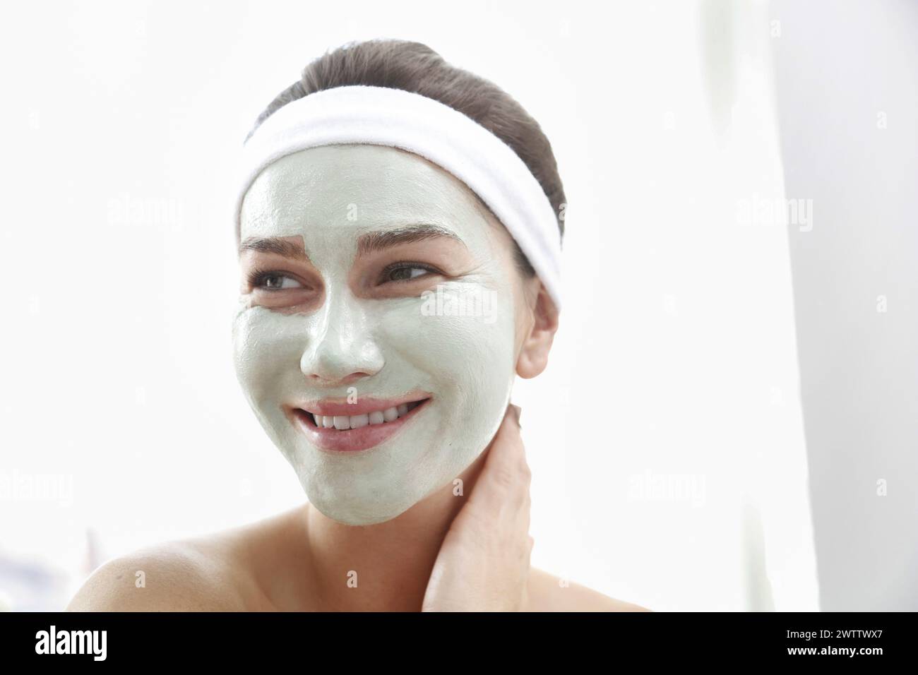 Smiling mask hi-res stock photography and images - Alamy