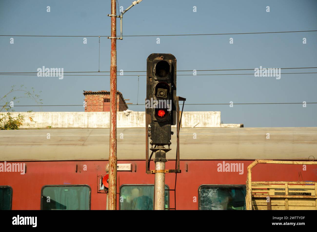 Train stop red signal hi-res stock photography and images - Alamy