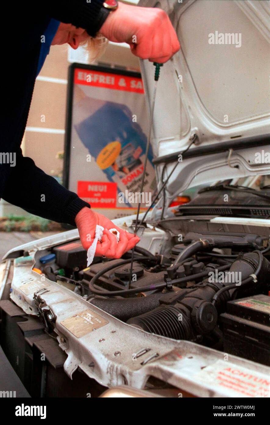 Car breakdow hi-res stock photography and images - Alamy