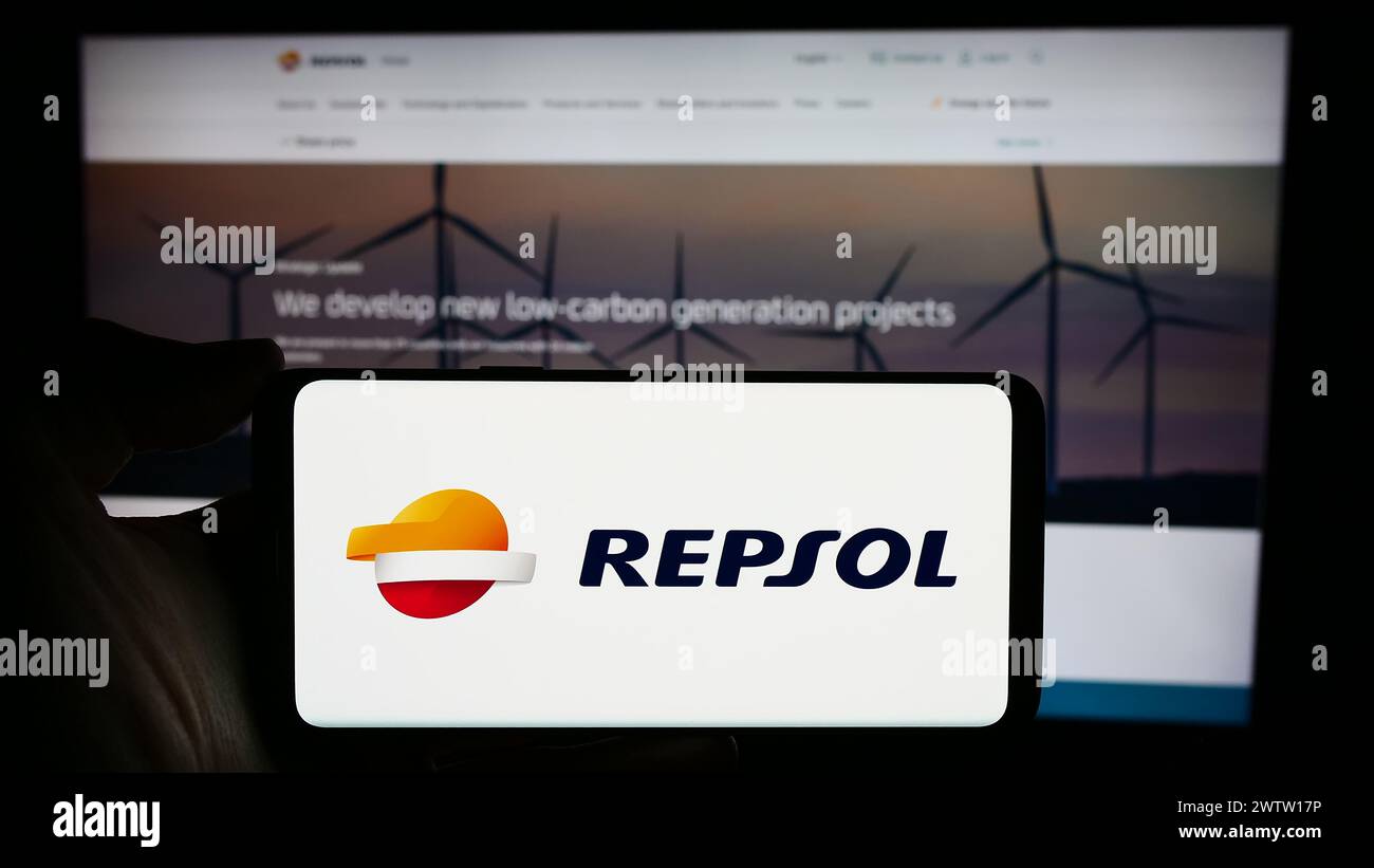 Repsol logo hi-res stock photography and images - Alamy