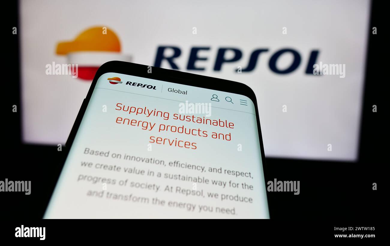 Repsol logo hi-res stock photography and images - Alamy