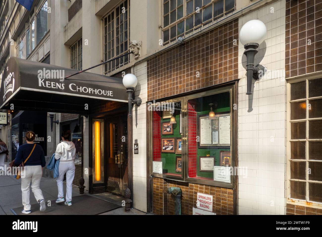 Keens steakhouse hi-res stock photography and images - Alamy