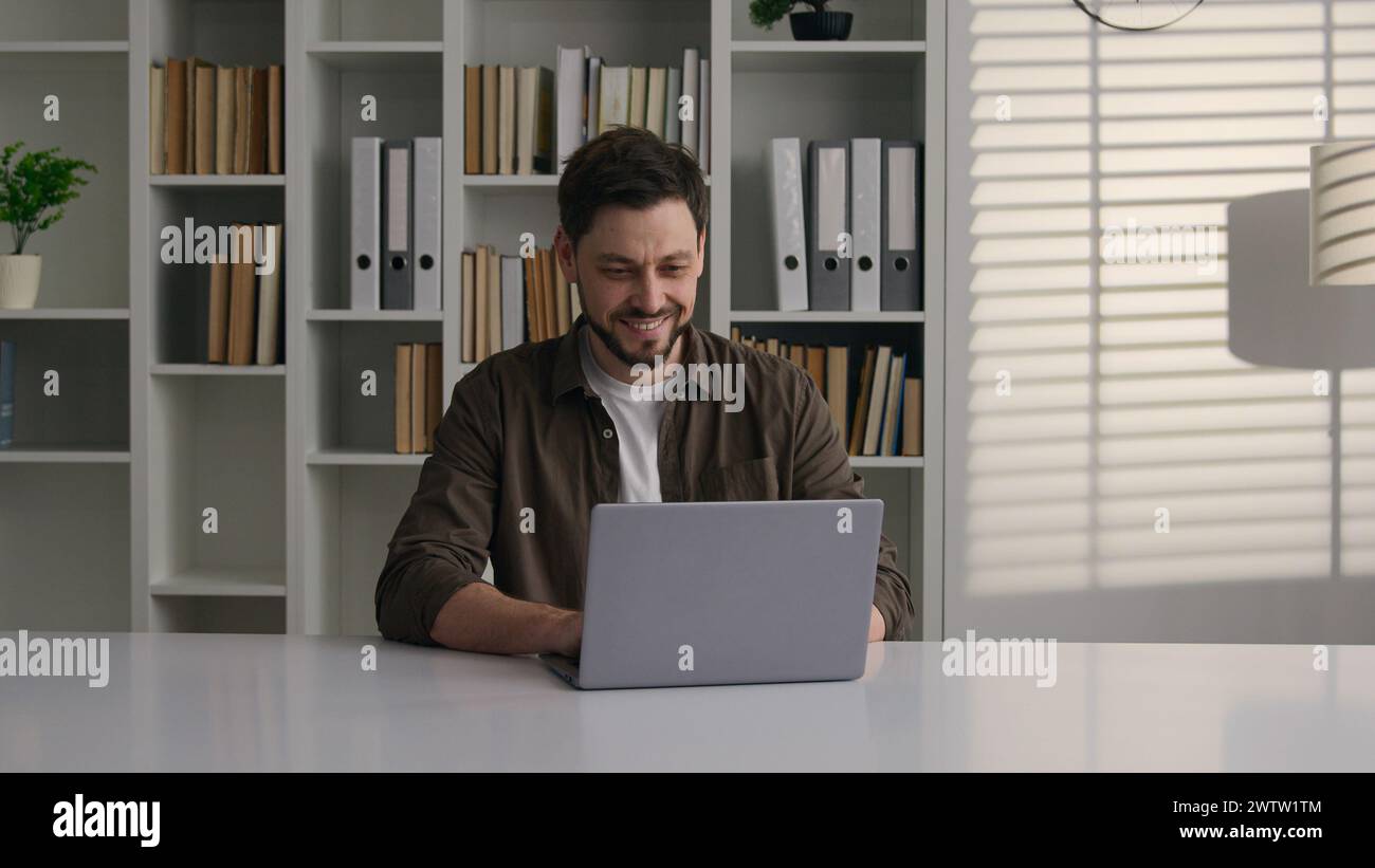 Caucasian smiling freelancer happy male businessman employer man guy ...