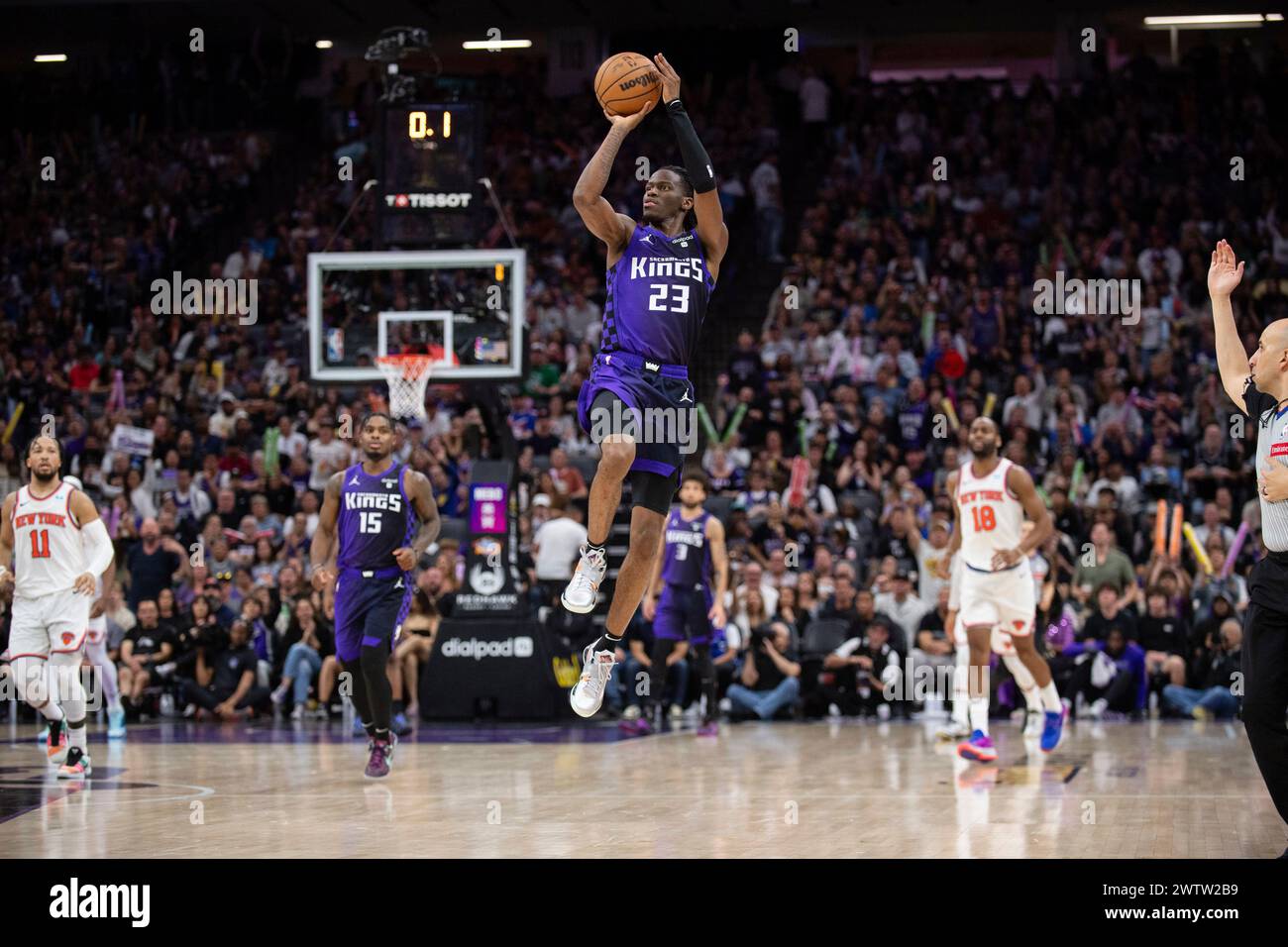 Sacramento Kings guard Keon Ellis (23) shoots in the second half of an ...