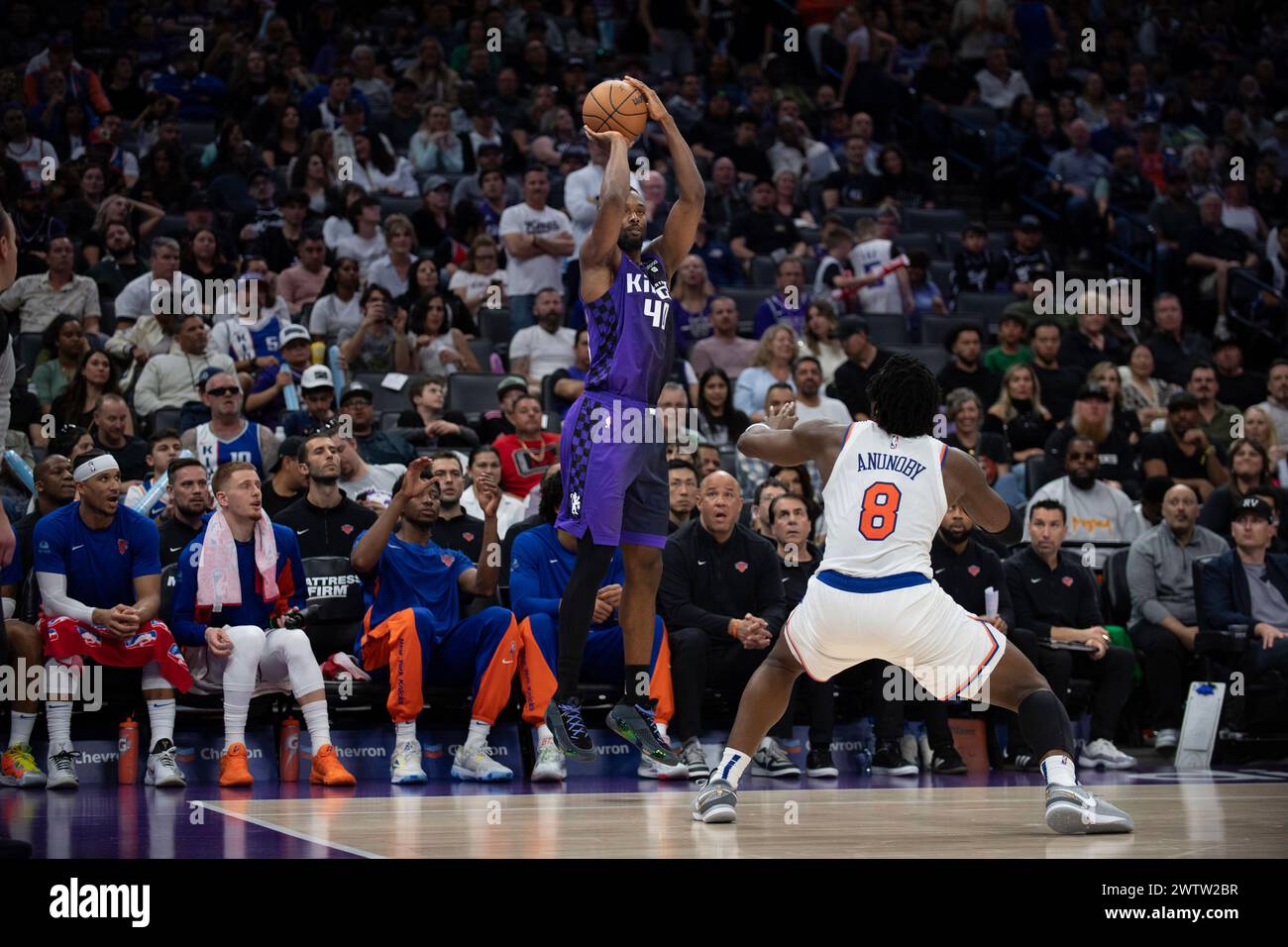 Sacramento Kings forward Harrison Barnes (40) shoots over New York ...