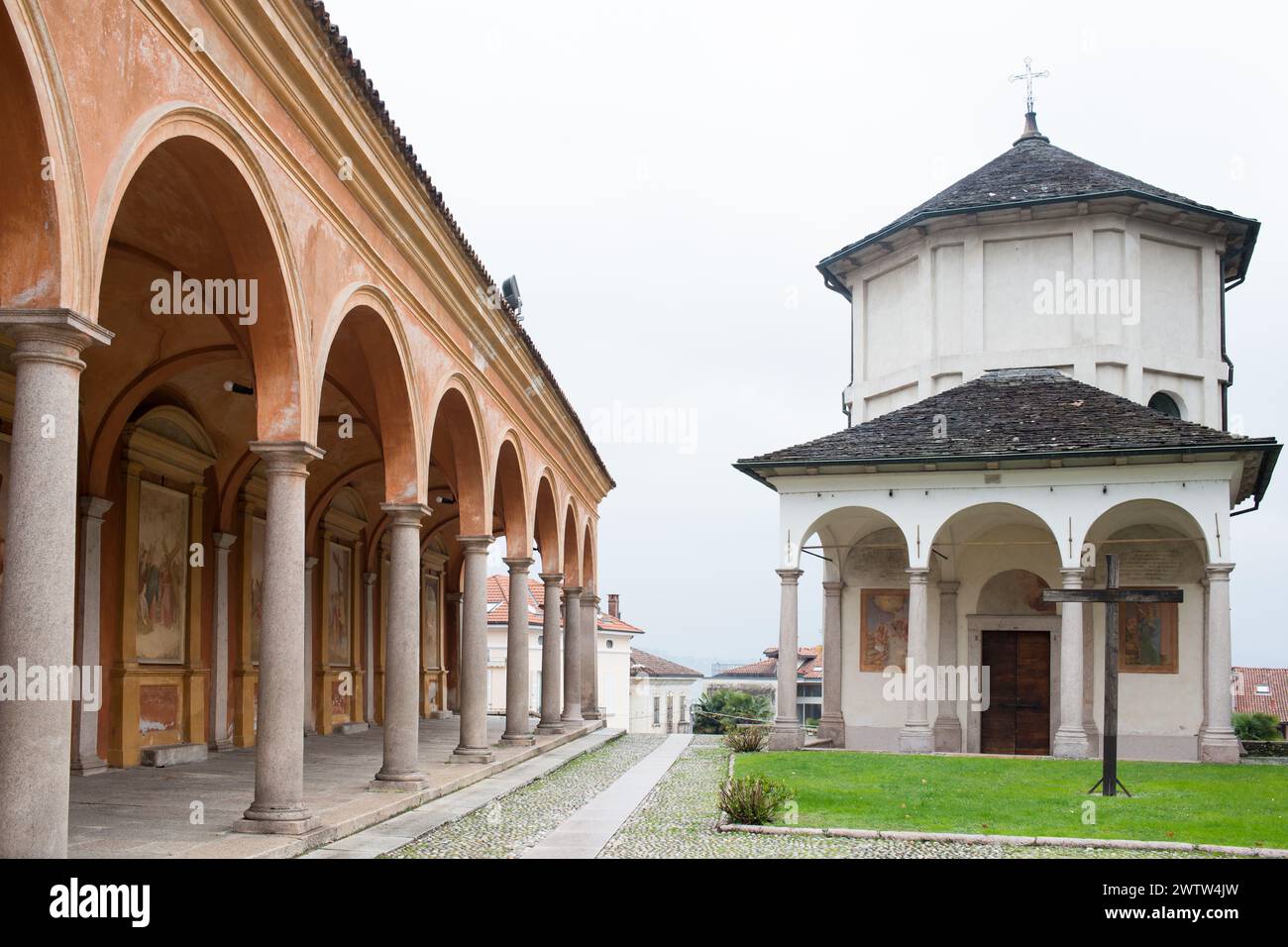 Medieval religion paintings hi-res stock photography and images - Alamy