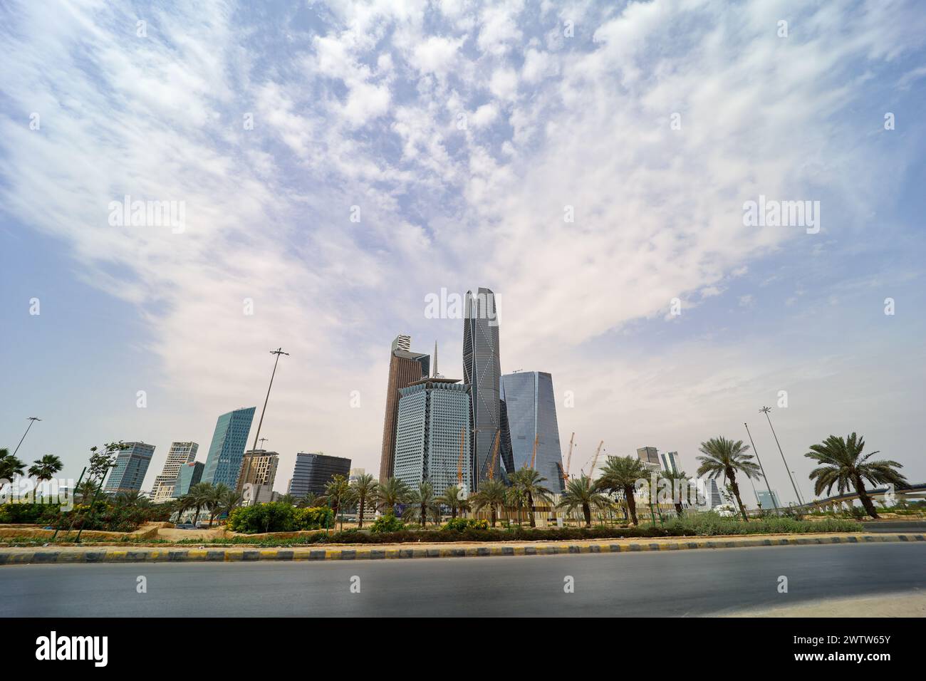 Riyadh skyscrapers 2024 hi-res stock photography and images - Alamy