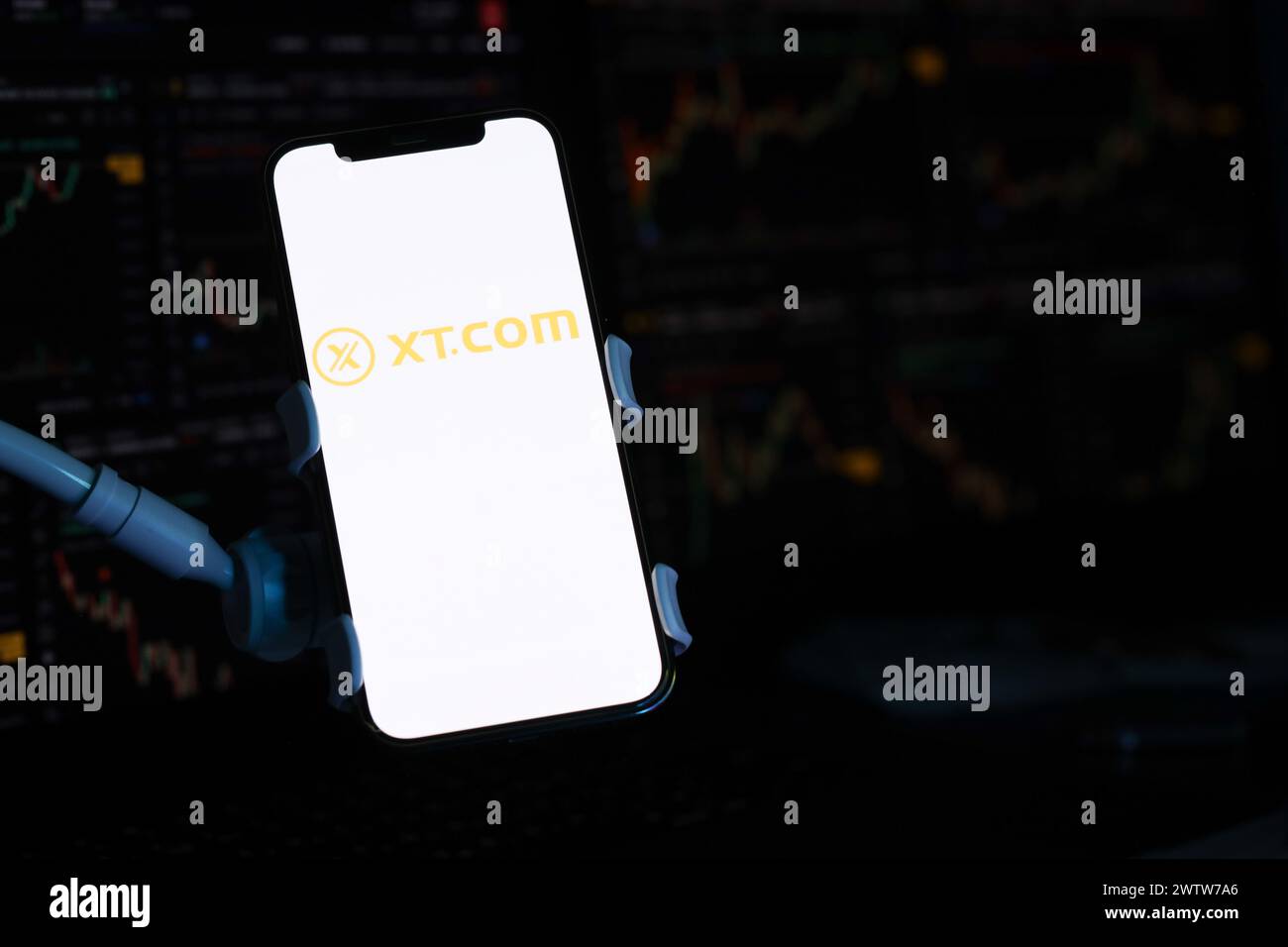 Xt com logo hi-res stock photography and images - Alamy