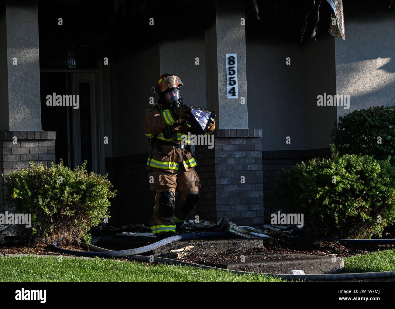A U.S. Air Force Staff Sgt. Anthony Molina, 366th Civil Engineer ...