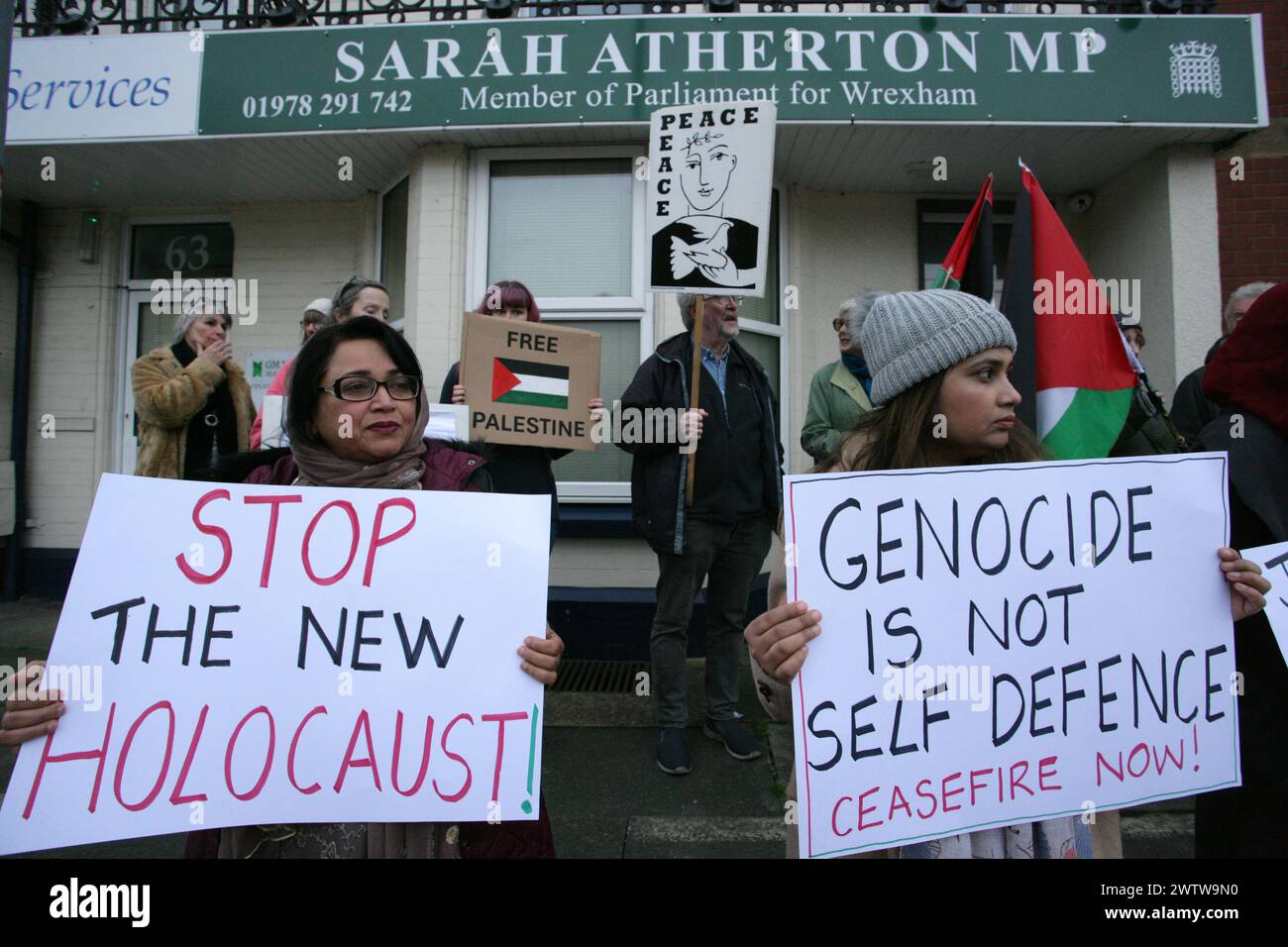 Sarah mccoy hi-res stock photography and images - Alamy