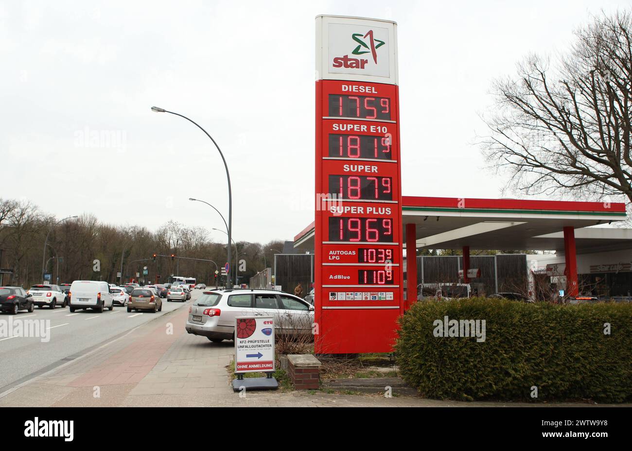 Die Star-Tankstelle in der Kollaustraße. Niendorf Hamburg *** The Star ...