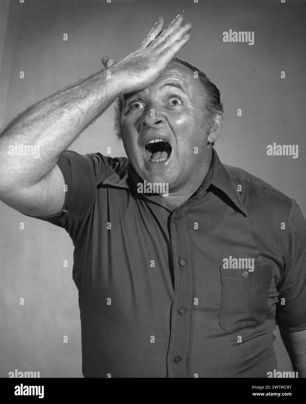 Old man hand putting down hi-res stock photography and images - Alamy