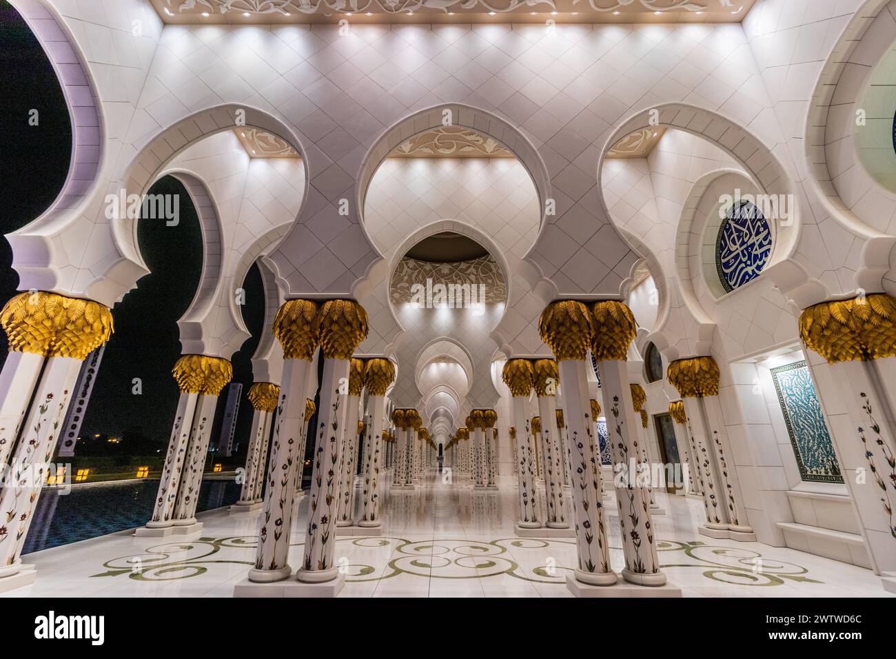 Colonnade of Sheikh Zayed Grand Mosque in Abu Dhabi, United Arab ...