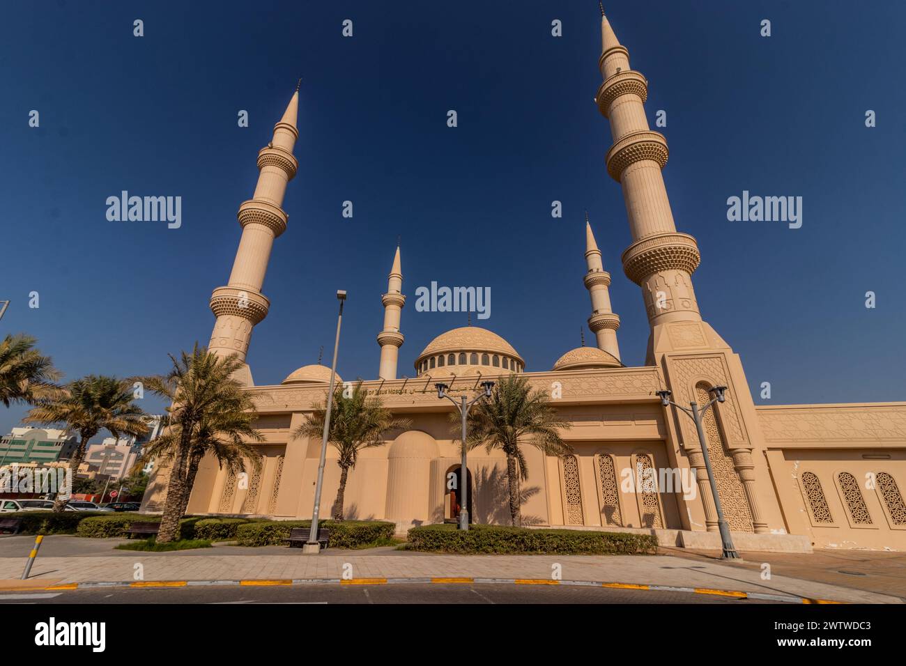 Mary the Mother of Jesus Mosque in Abu Dhabi, United Arab Emirates ...