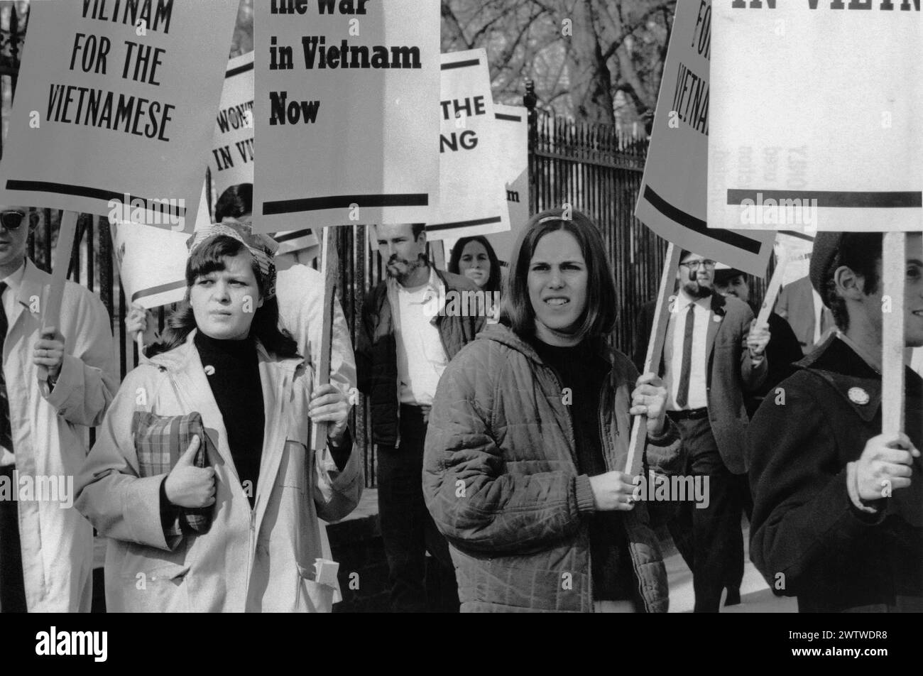 Vietnam war protest washington hi-res stock photography and images - Alamy