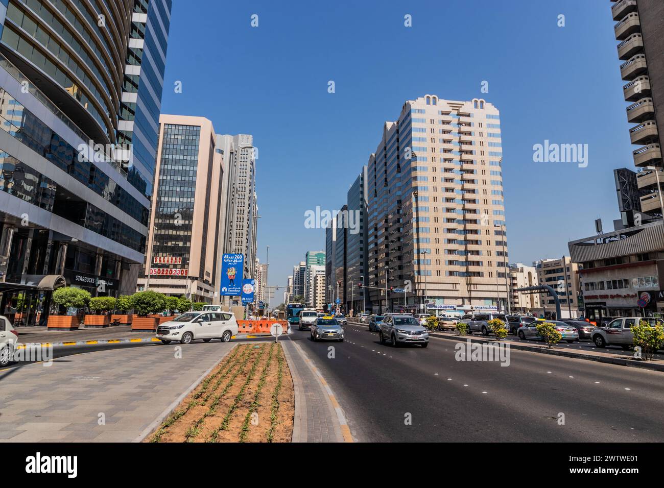 ABU DHABI, UAE - OCTOBER 18, 2021: View of a street in Abu Dhabi ...