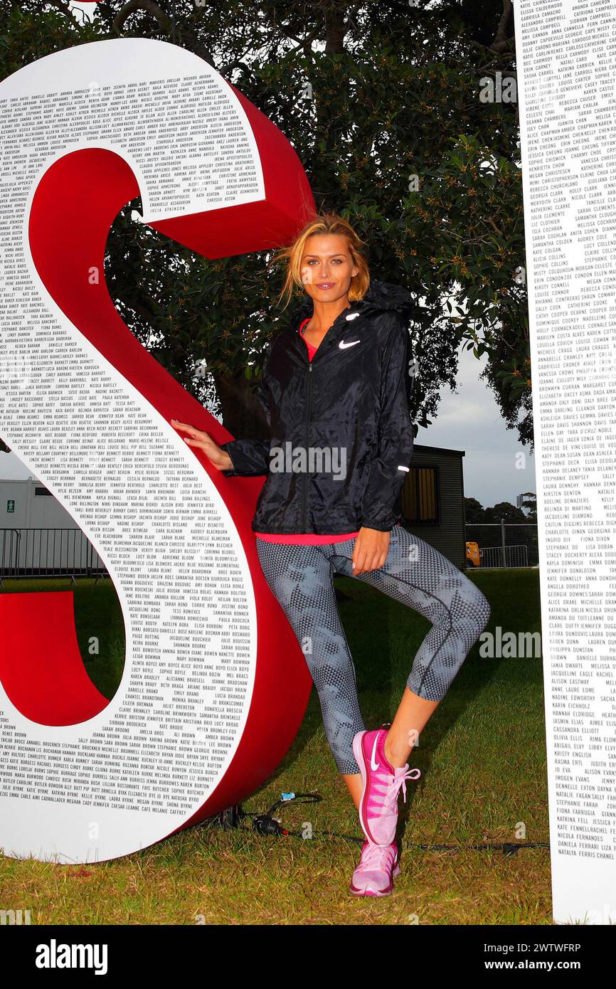 The 2014 Nike 'She Runs' public womens night-time marathon in ...