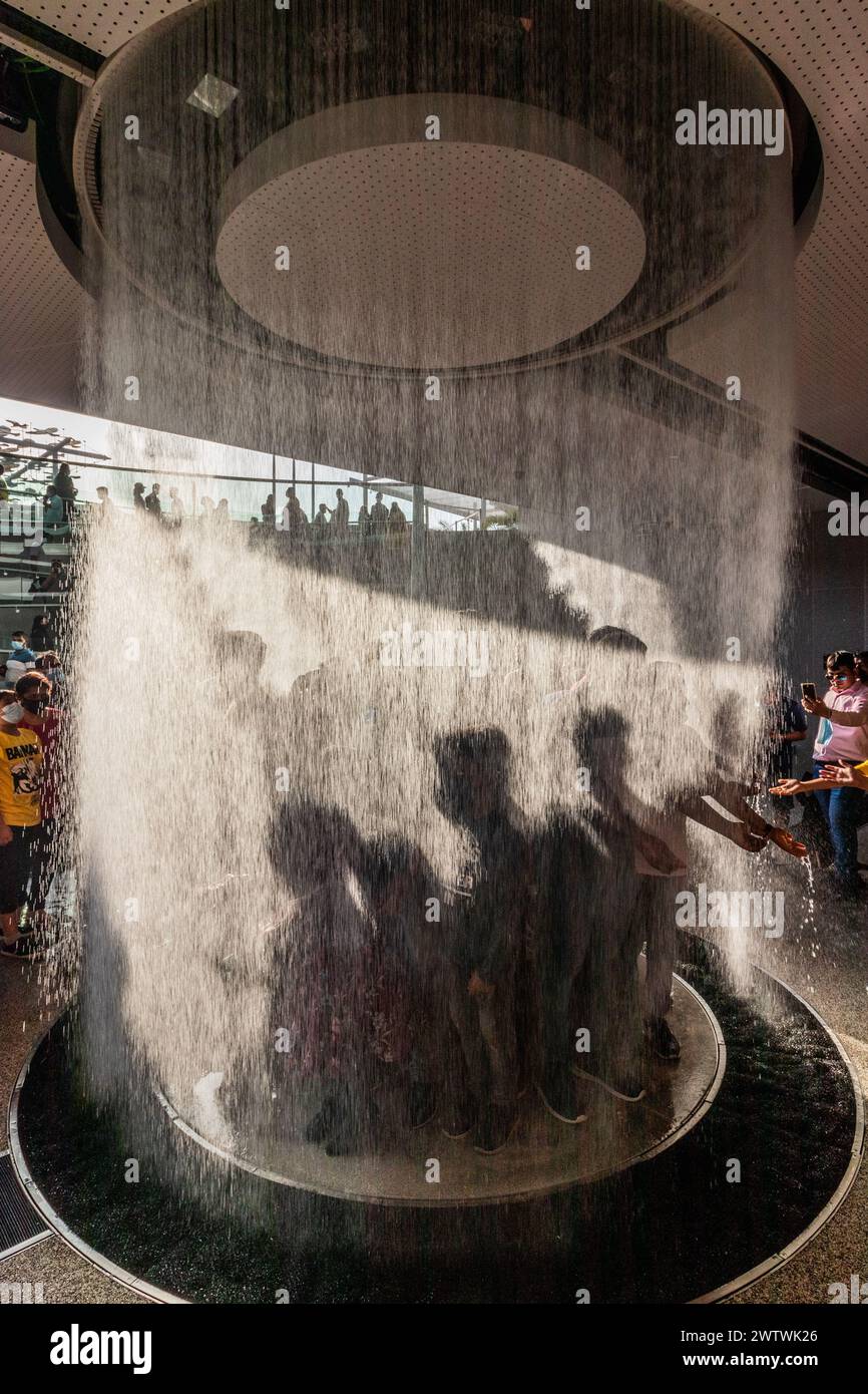 DUBAI, UAE - OCTOBER 29, 2021: Waterfall in the Saudi Arabia pavilion ...