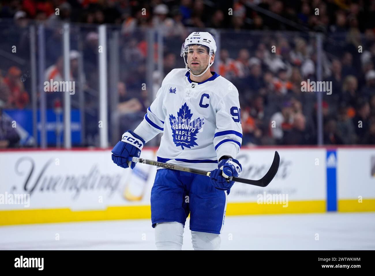 Toronto Maple Leafs' John Tavares plays during an NHL hockey game ...