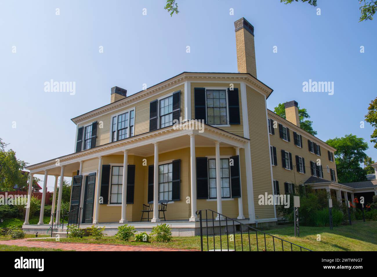 Plymouth Antiquarian House aka Hedge House was built in 1809 for ...