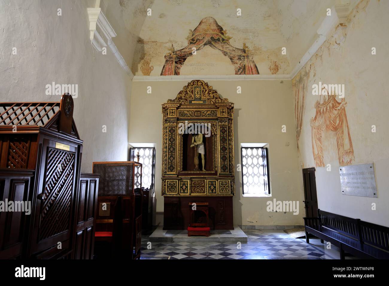 The chapel inside of the Cathedral of Santa Maria la Menor. Colonial ...