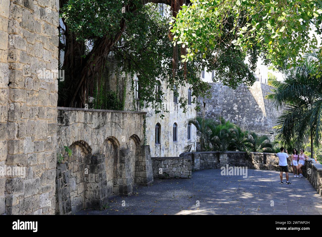 Historic fortification around Las Escalinatas del Conde (The Counts ...