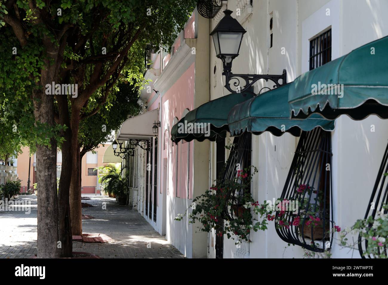 Colonial style residential buildings on Calle Las Damas street ...