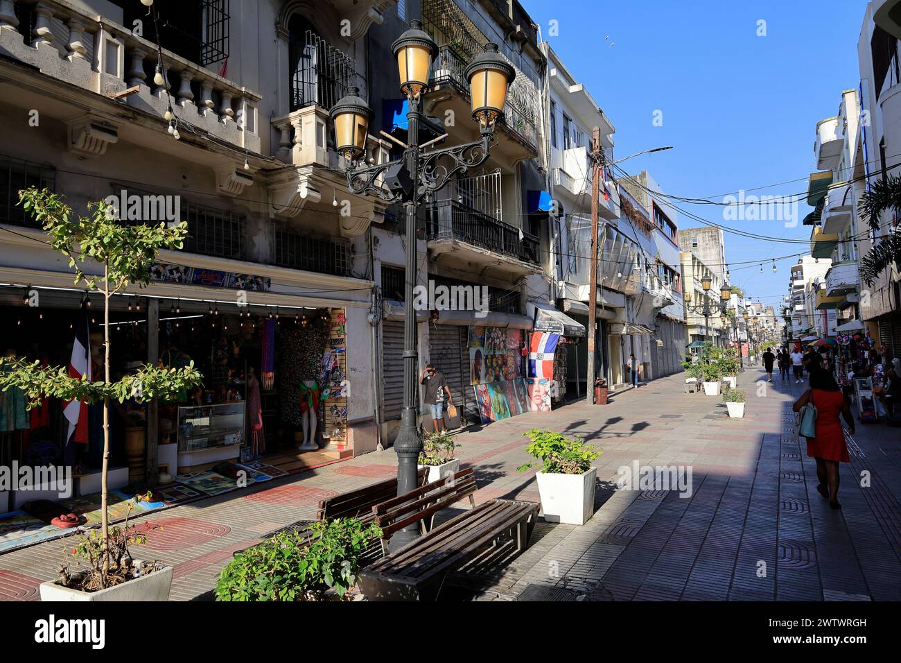 Calle El Conde street the main shopping street in Historic Zone of ...