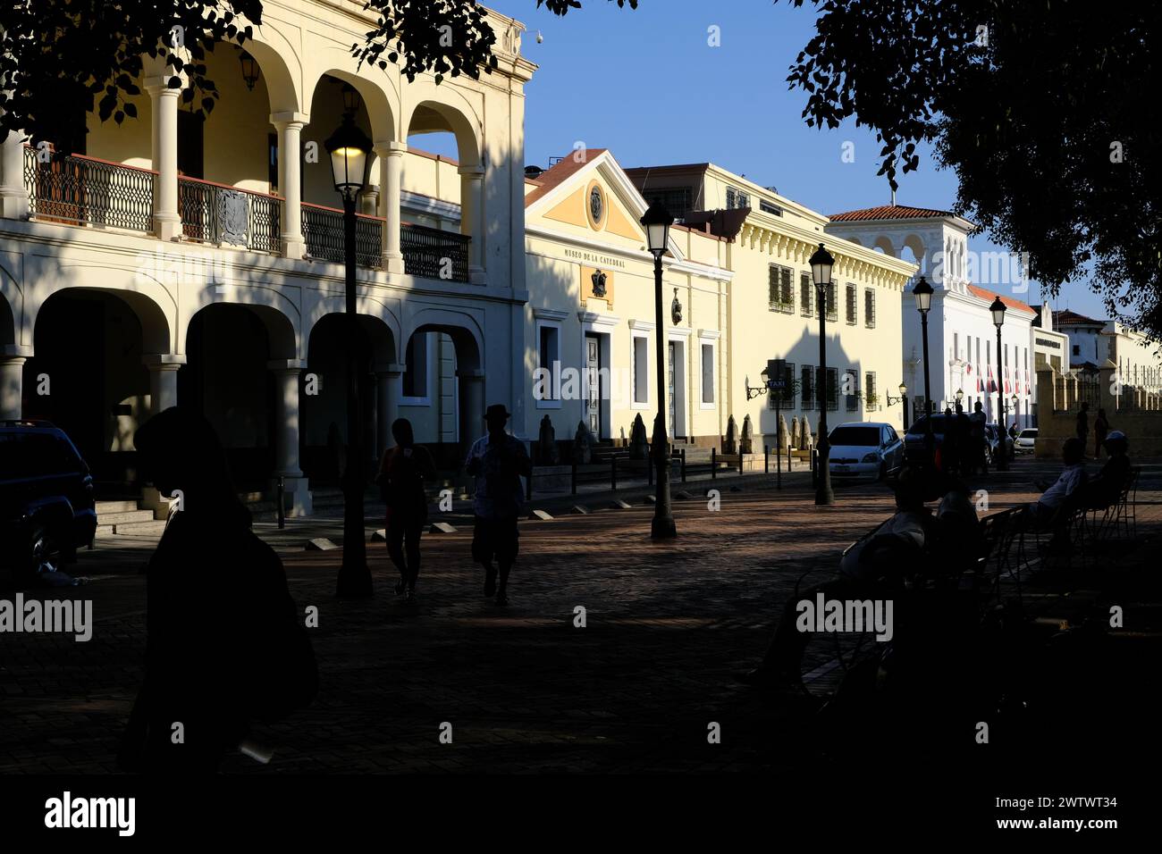 Colonial architectures on Calle Isabel la Catolica street facing Parque ...