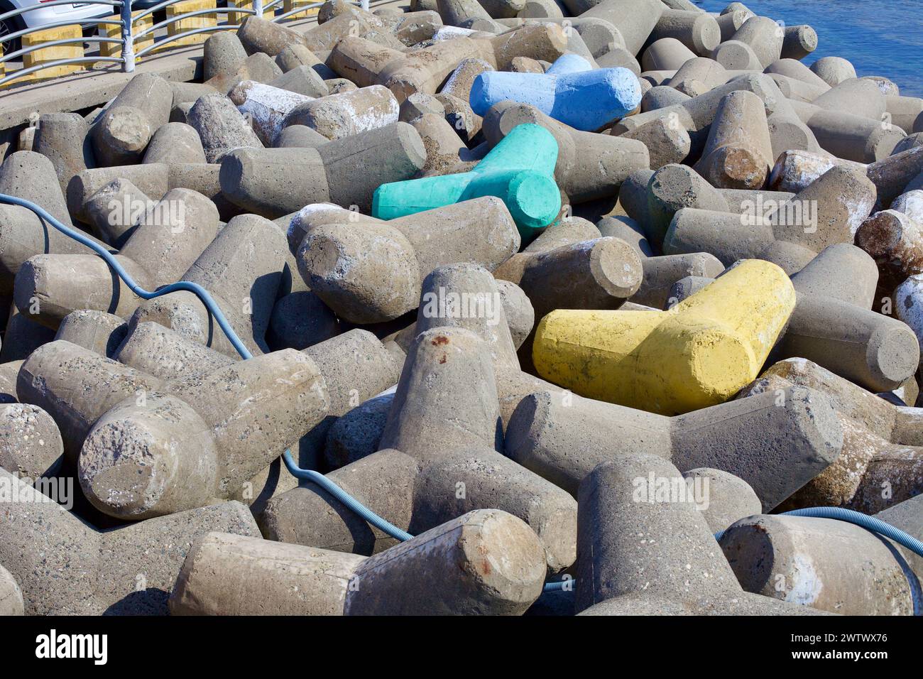 Standout pieces hi-res stock photography and images - Alamy