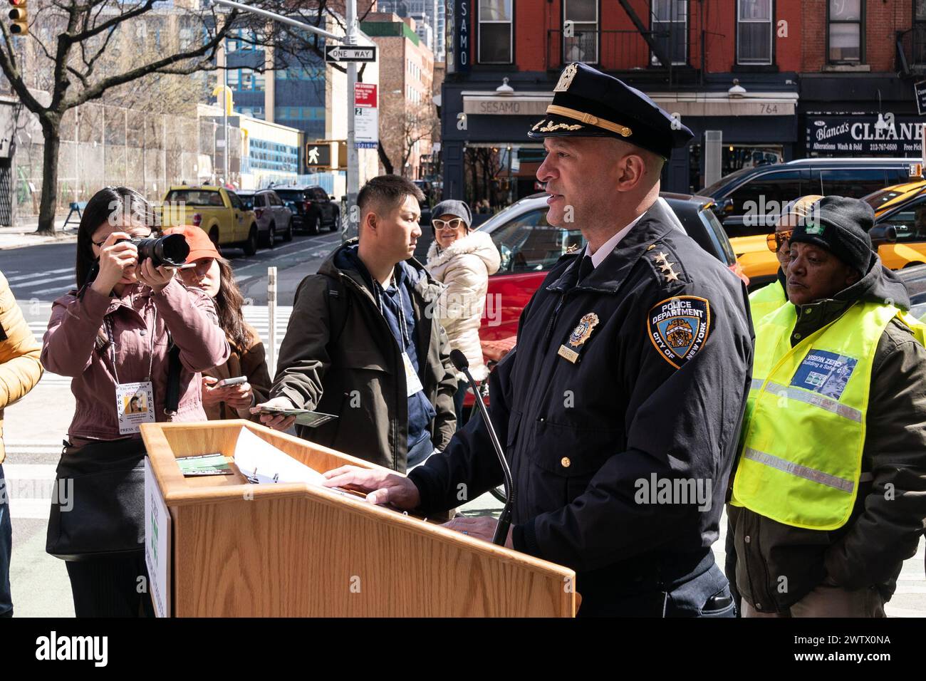Nypd police chief hi-res stock photography and images - Alamy