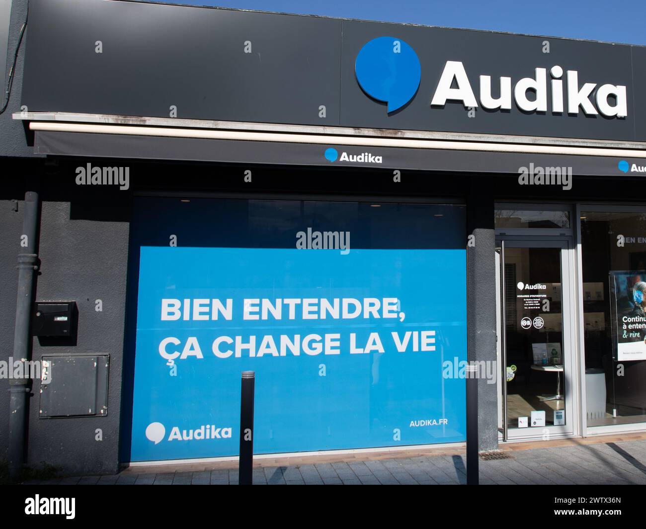 Audika hi-res stock photography and images - Alamy