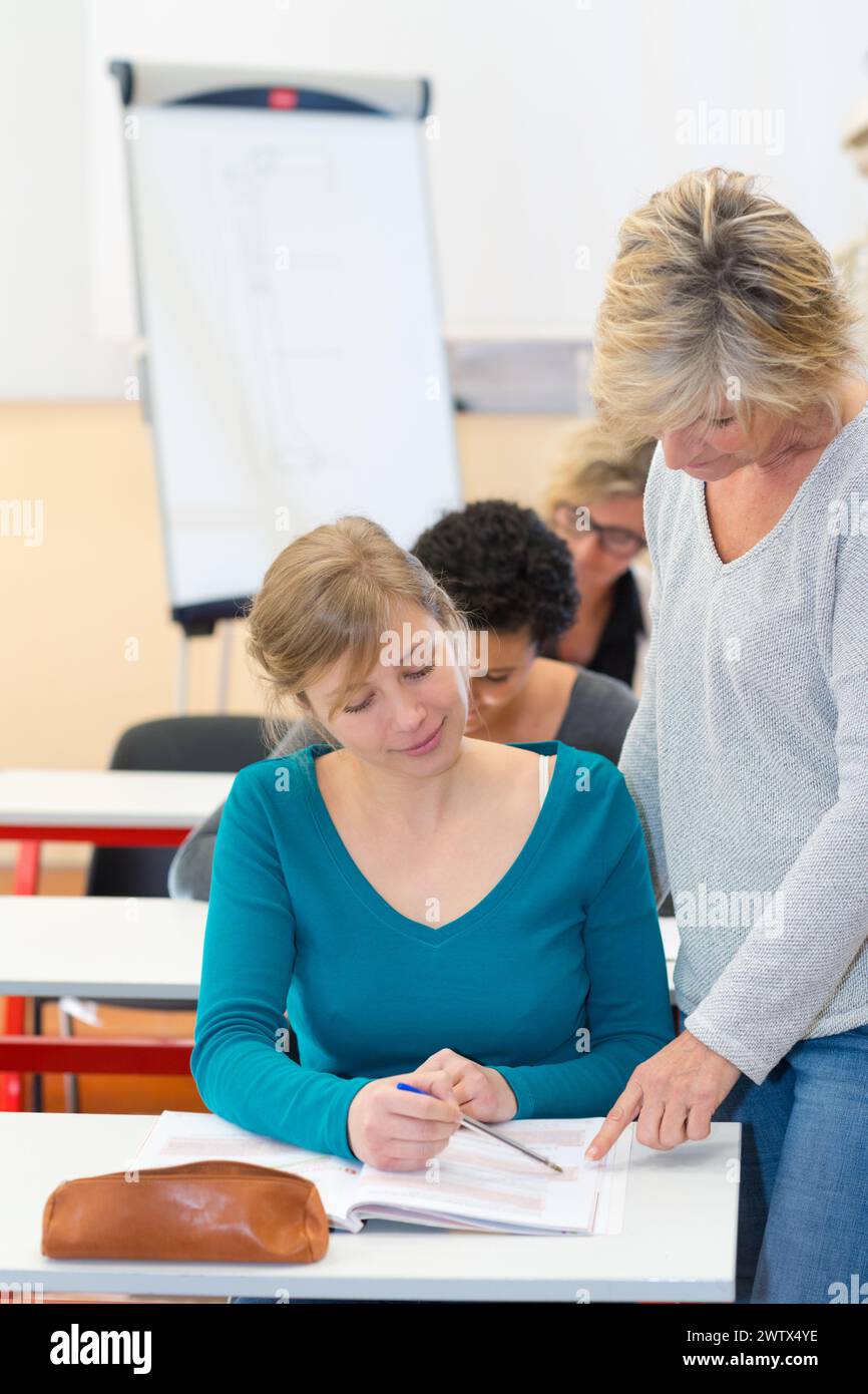 Learner listening hi-res stock photography and images - Alamy