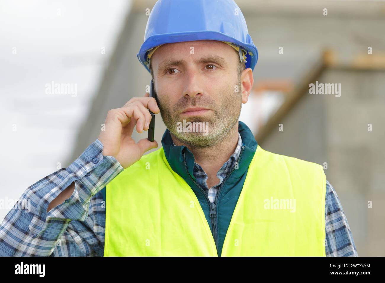 Builder call office hi-res stock photography and images - Alamy