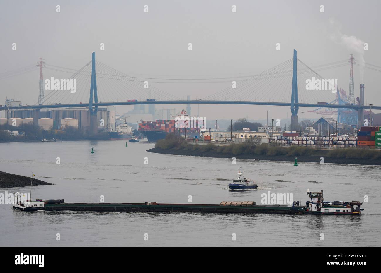Hamburg, Germany. 20th Mar, 2024. The Hapag-Lloyd container ship ...