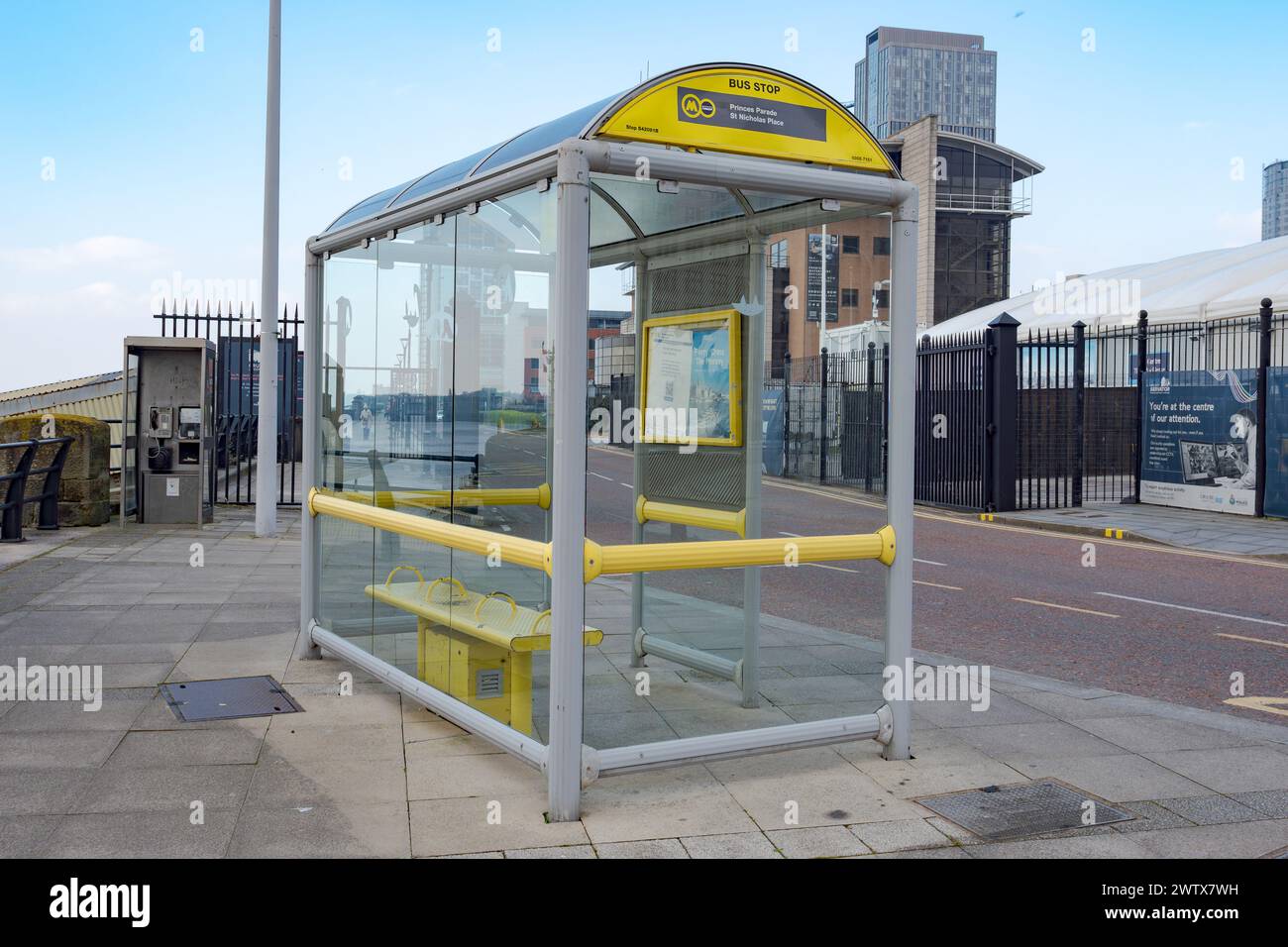 A bus stop and shelter by the cruise ship dock Liverpool, UK Stock ...