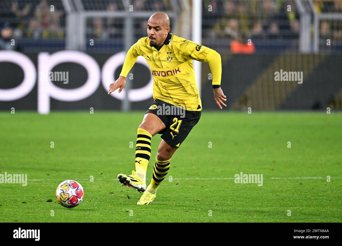 Donyell malen champions league hi-res stock photography and images - Alamy
