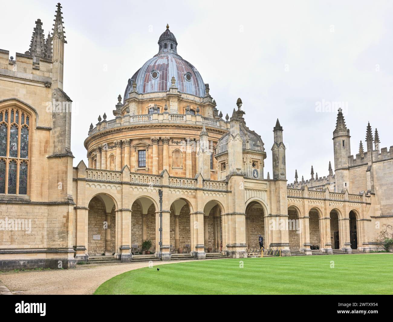 Colonnade in the north quadrangle (with dome of Radcliffe Camera ...