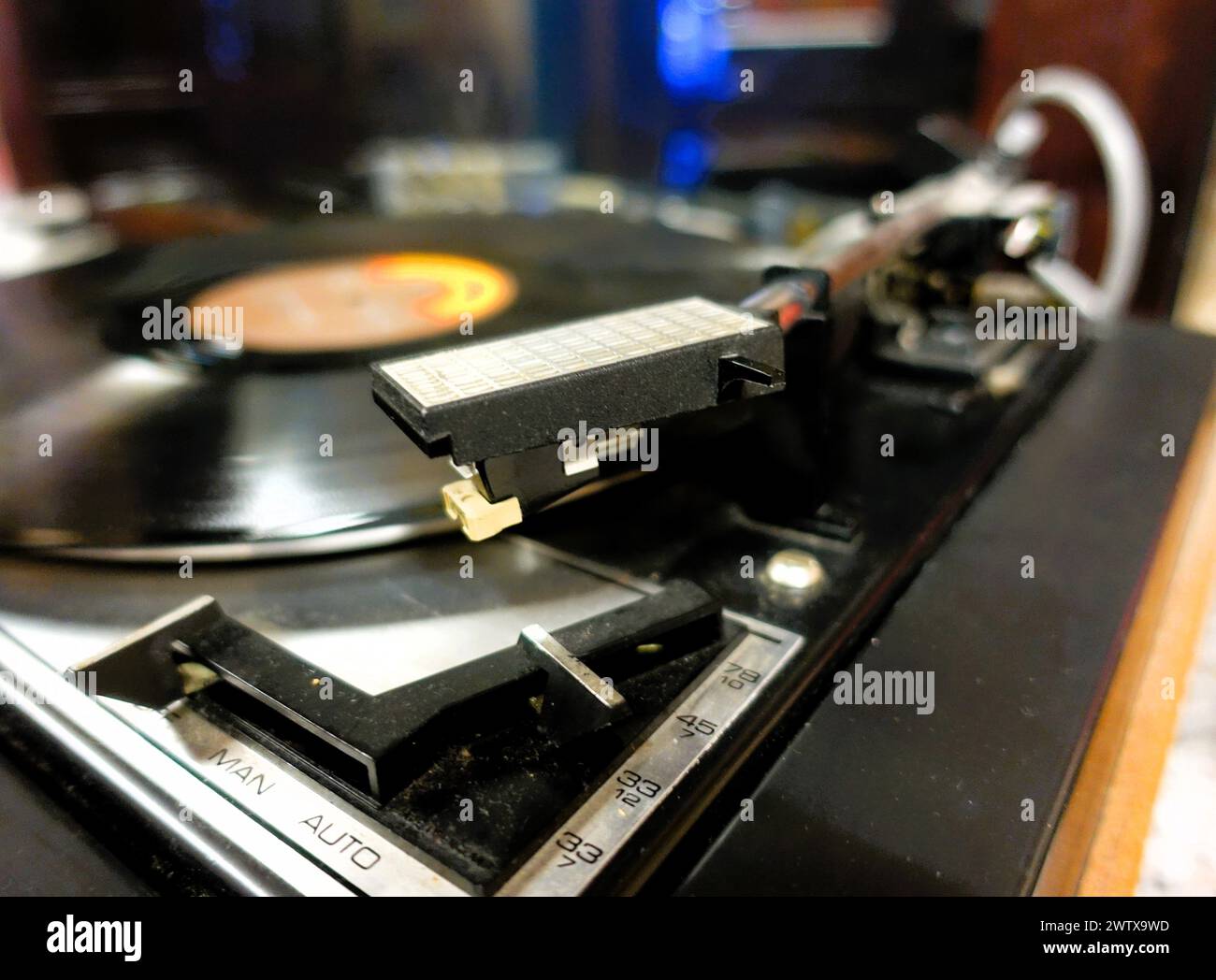 An antique turntable with vinyl record in Willingen Stock Photo - Alamy