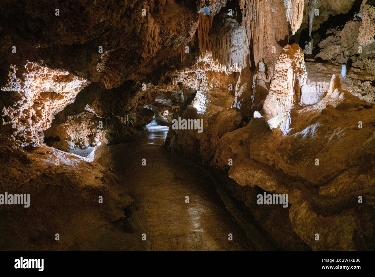 Luray caverns limestone formations hi-res stock photography and images ...