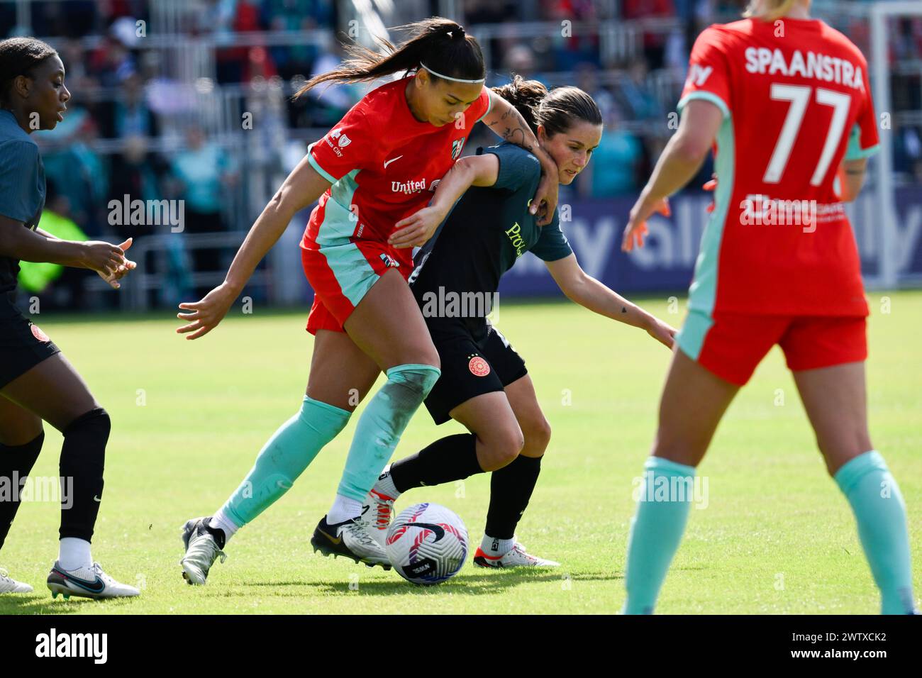 Kansas City Current forward Bia Zaneratto, left, and Portland Thorns FC ...