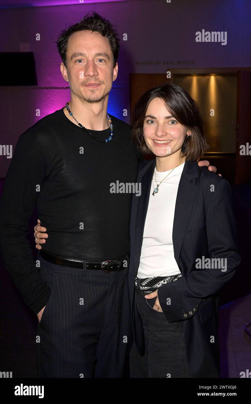 Laurence Rupp und Paula Schramm bei der Premiere der Fernsehserie Kafka ...