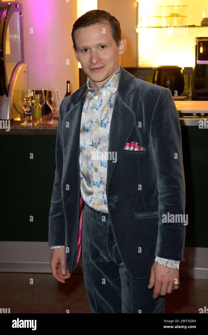 Joel Basman bei der Premiere der Fernsehserie Kafka in der Urania ...