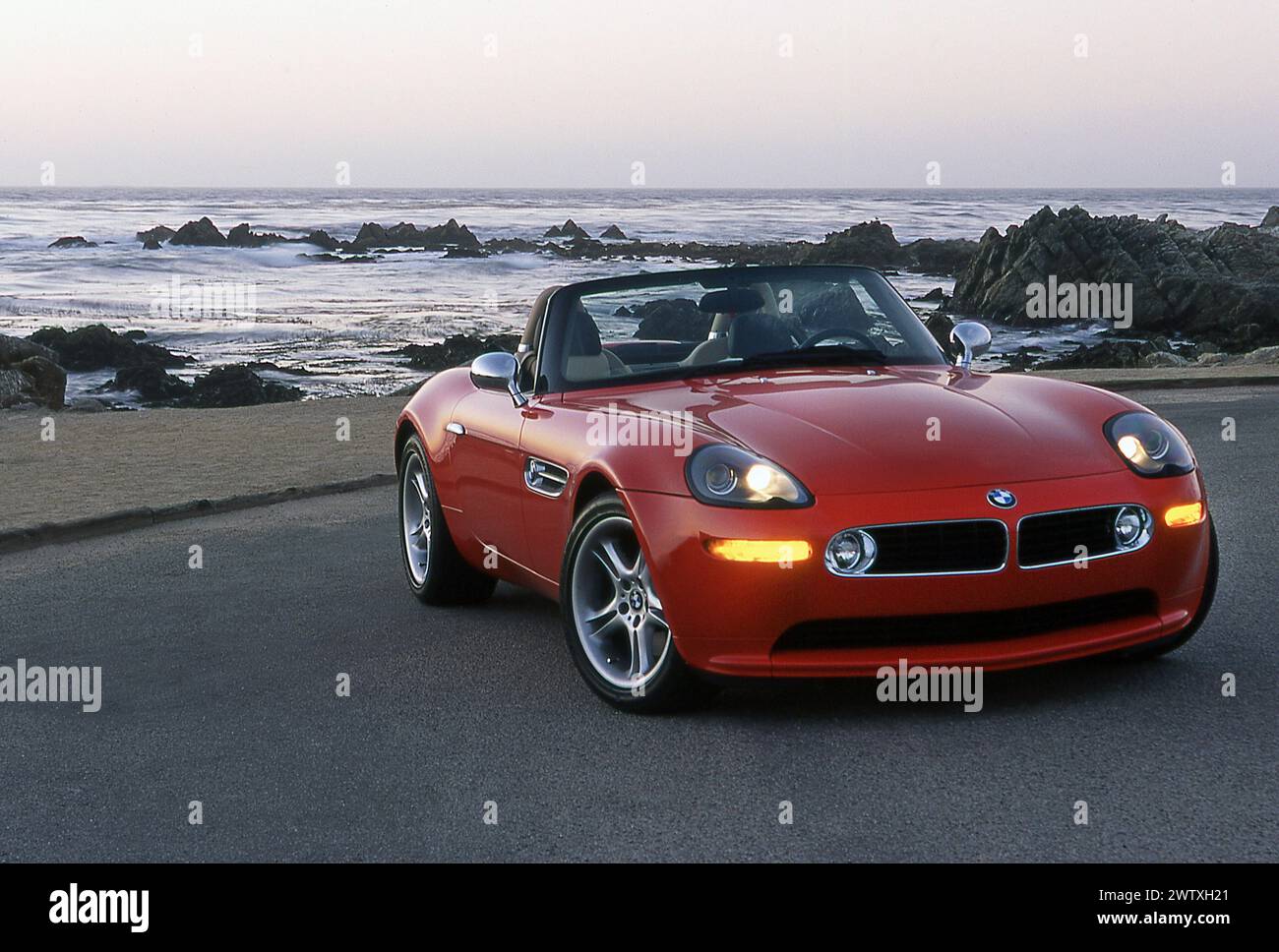 Bmw z8 james bond hi-res stock photography and images - Alamy