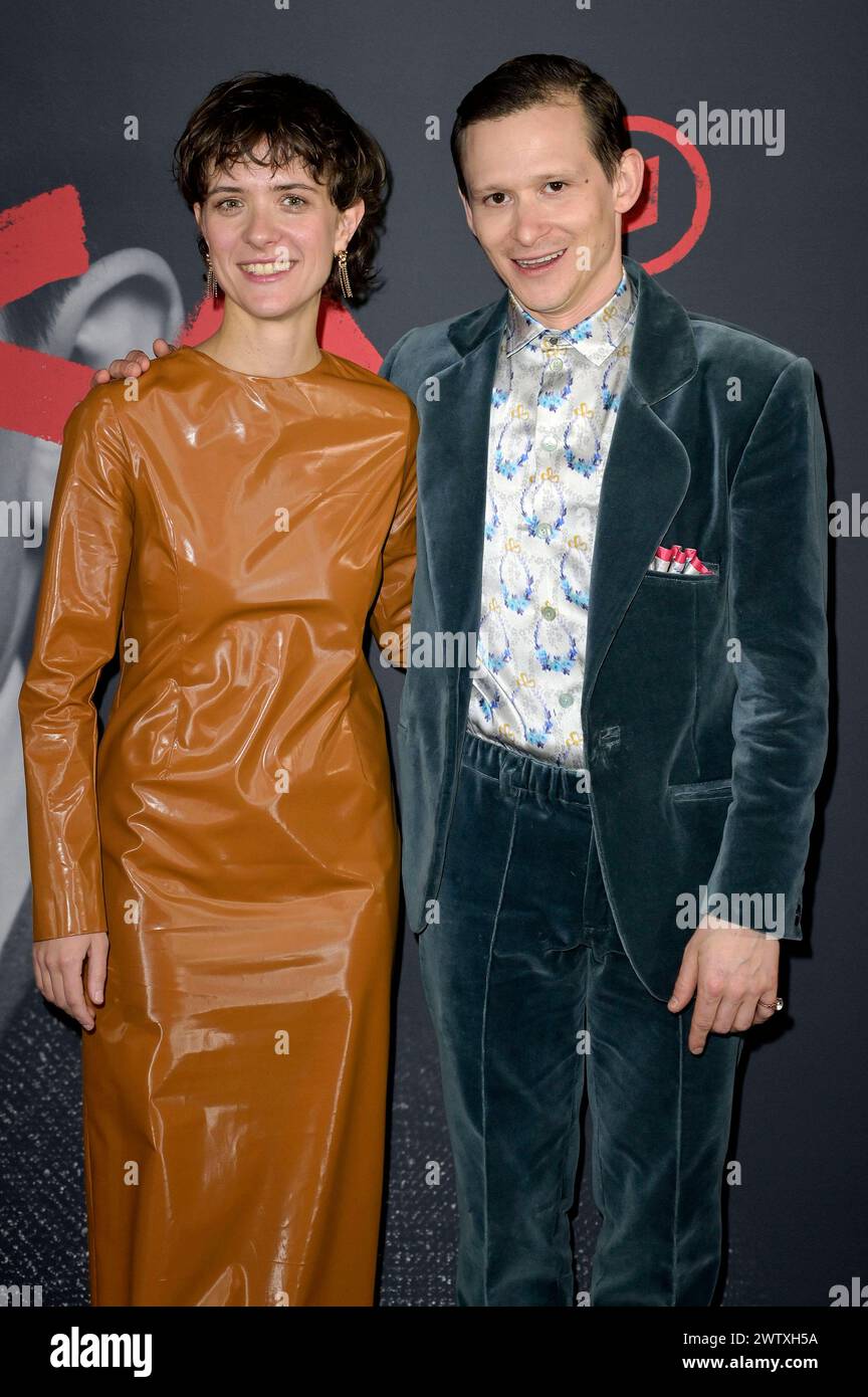 Liv Lisa Fries und Joel Basman bei der Premiere der Fernsehserie Kafka ...