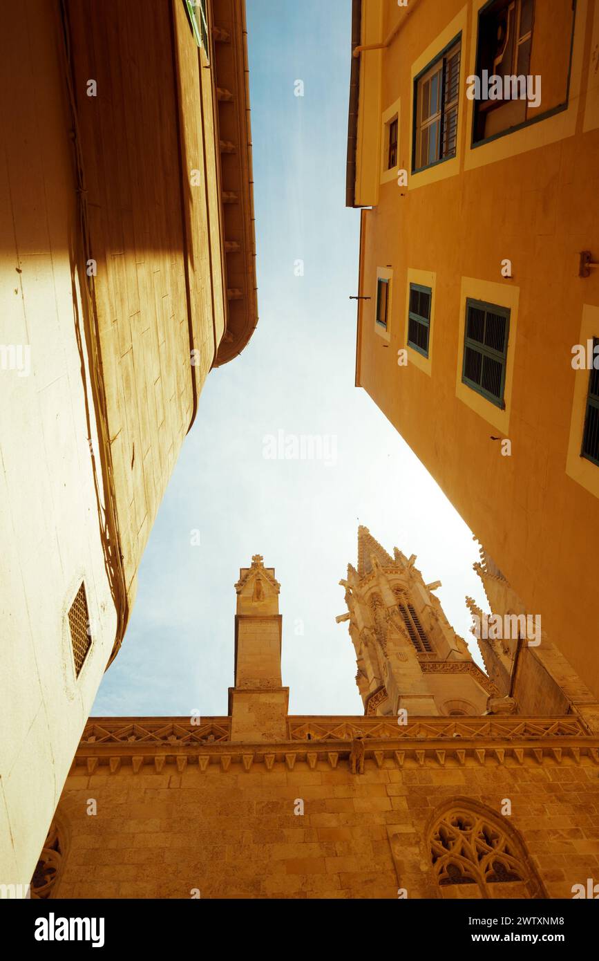Gap between buildings hi-res stock photography and images - Alamy