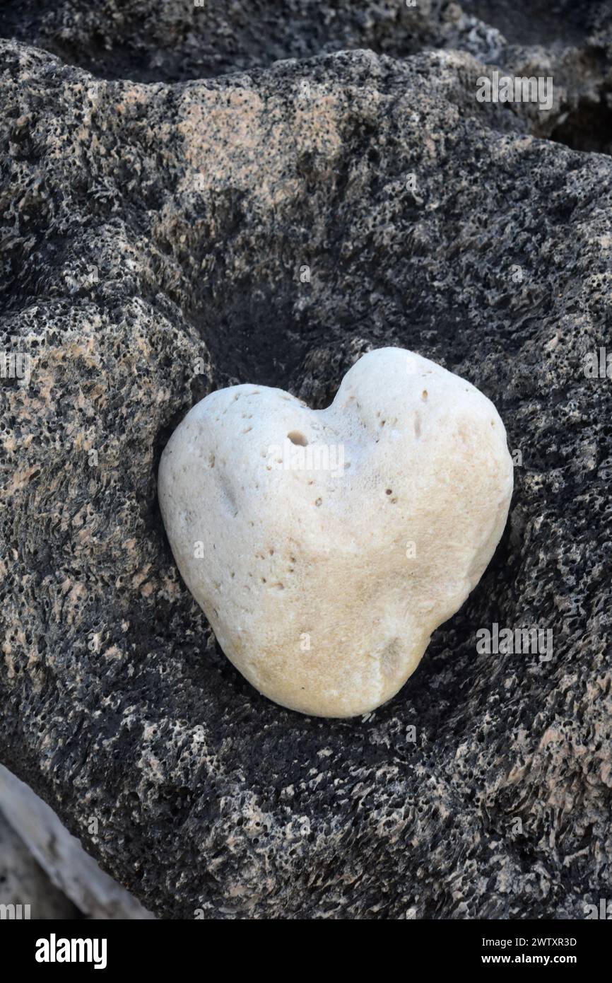 Naturally rounded rock hi-res stock photography and images - Alamy